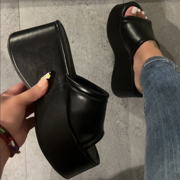 Shoes | Nwt Size 1 Black Platform Open Toe Sandal | Poshmark